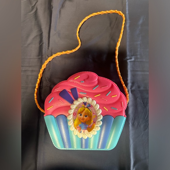 Just Play | Toys | Just Play Alices Wonderland Bakerybag And 2 Cupcakes ...